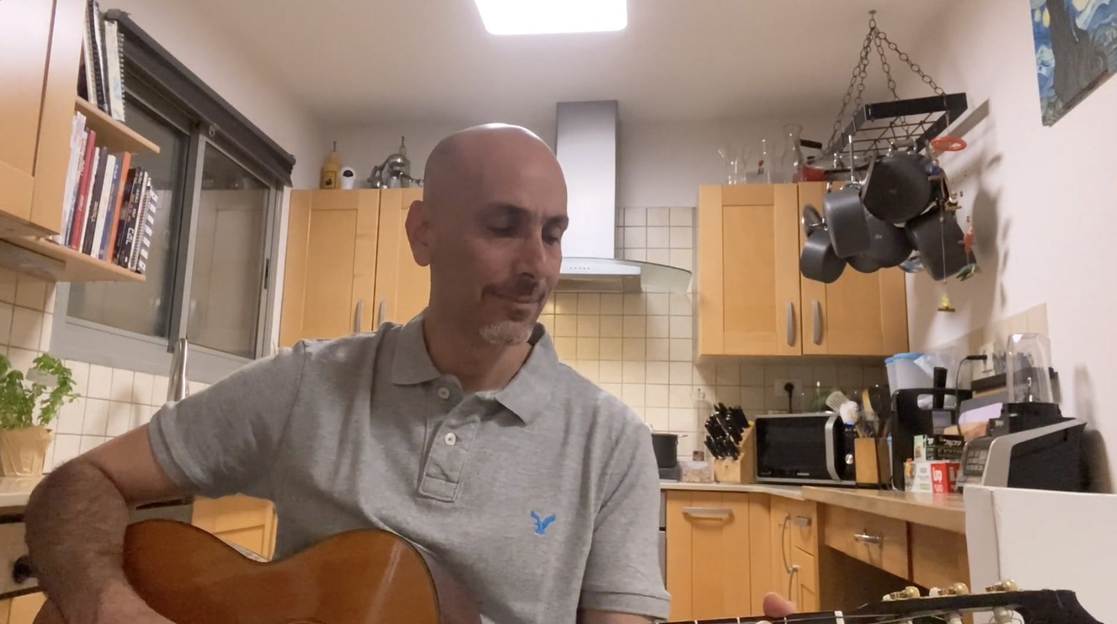 כוחו של המשורר - דני רובס - Yuval and Guitar